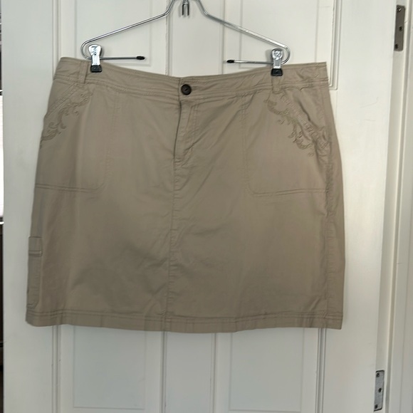 croft & barrow | Shorts | Croft Barrow 8w Tan Cargo Skort With Tan ...